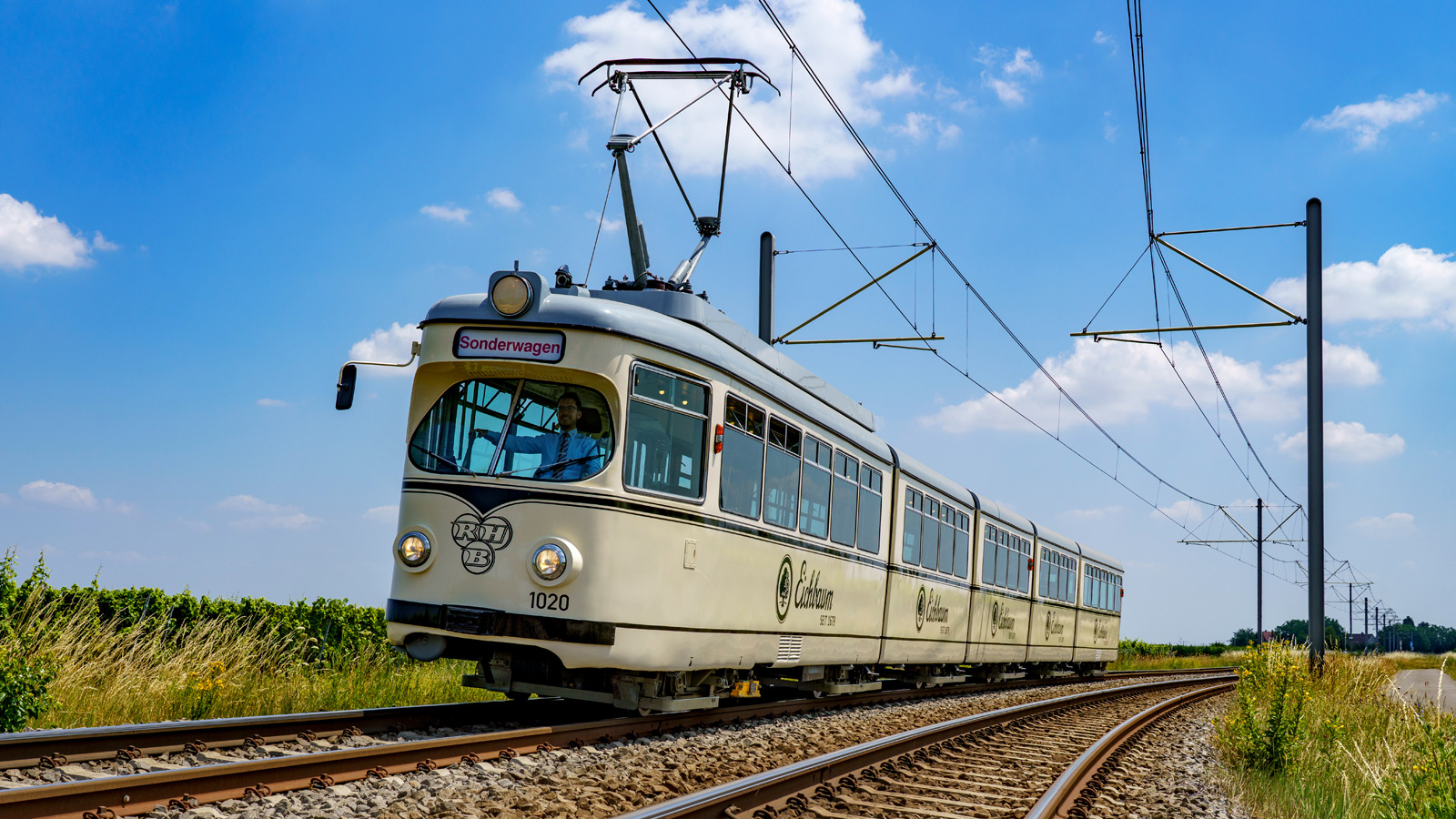 Feiern in der Straßenbahn – Der außergewöhnliche RHB 1020 · rnv Online