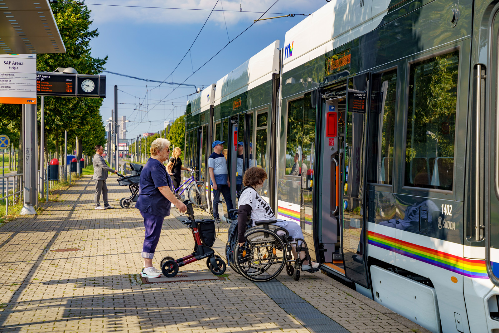 rnv: Barrierefreiheit in der Rhein-Neckar-Tram · rnv Online